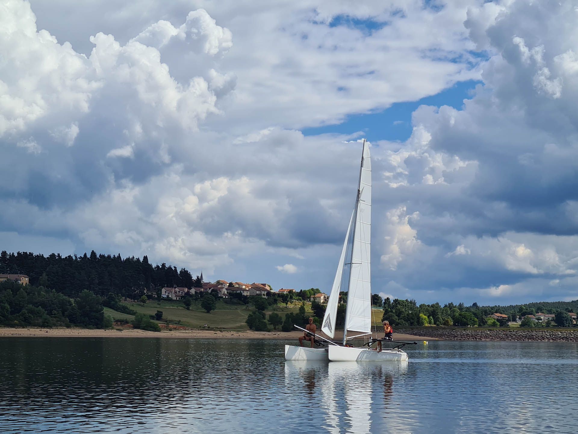 Le Lac de Naussac - Office de Tourisme de Langogne