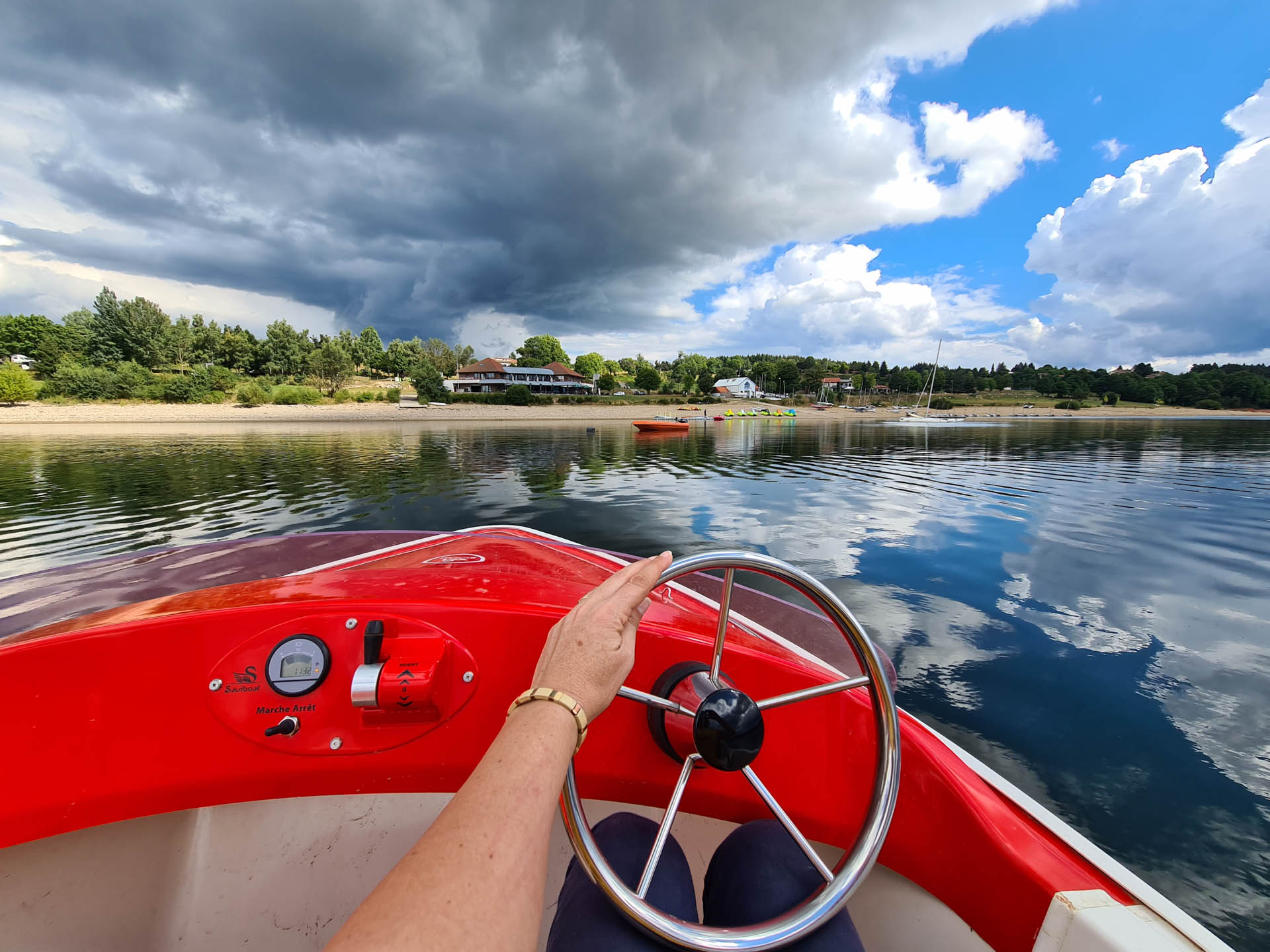 Le Lac de Naussac - Office de Tourisme de Langogne